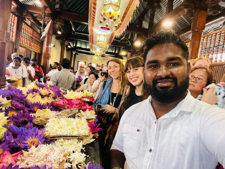 Kandy: City Tour with Ambuluwawa Tower Day Trip - Practical Details and What to Expect