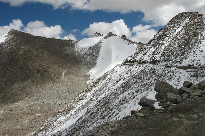 Kashmir & Ladakh: Himalayan Heights Expedition - Gulmarg: An Alpine Playground