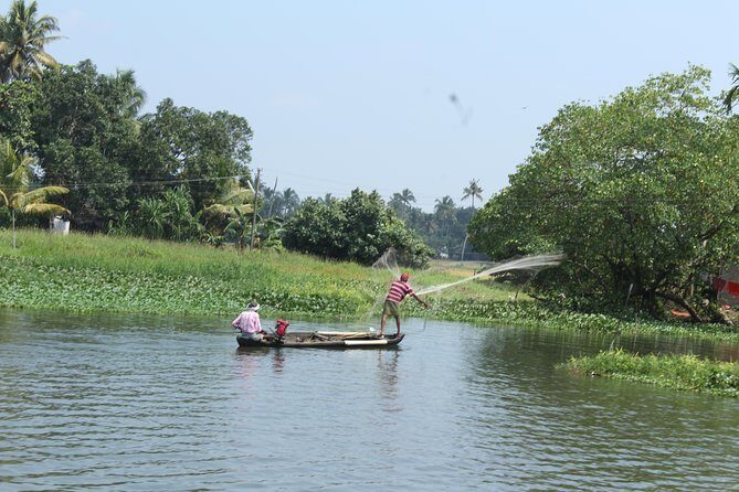 Kerala Backwater Cruise in Exclusive Water Taxi Explores Narrows - Authentic Feedback & Real Experiences