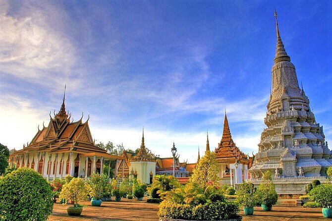 Koh Dach Silk Island and Phnom Penh City Private Day Tour - The Experience & Logistics: What Youll Value