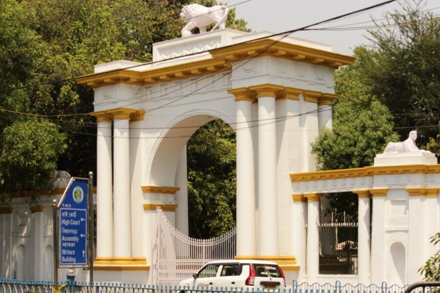 Kolkata: A Sea of Faces and A Thousand Places - Transportation and Duration: Balancing Convenience and Adventure