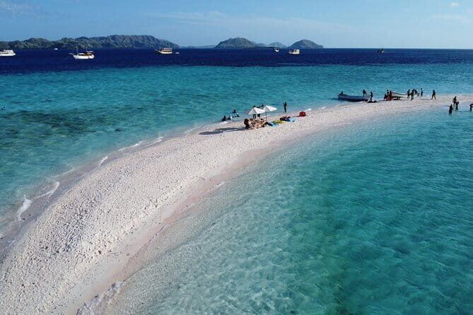Komodo Islands with Speedboat in Labuhan Bajo - How the Tour Feels in Practice