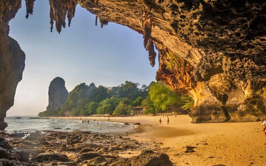 Krabi: Bioluminescent Plankton, Snorkeling & Sunset Tour - Itinerary Breakdown: The Best of Krabi’s Islands