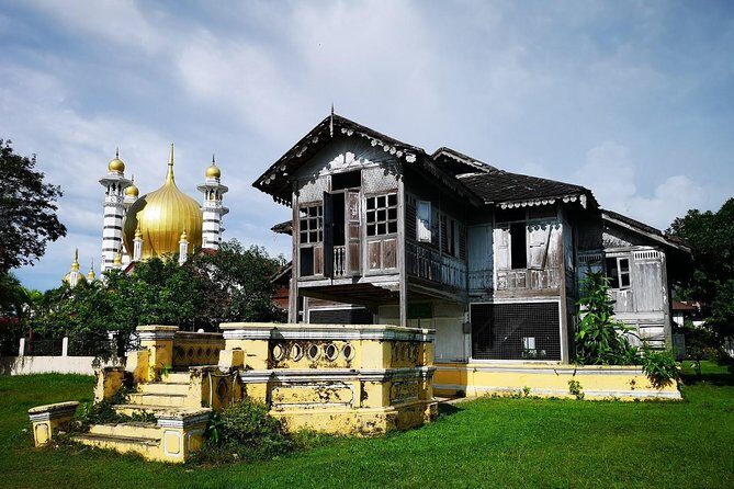 Kuala Kangsar & Lenggong Valley Day Tour from Kuala Lumpur - The Royal Town of Kuala Kangsar: A Glimpse into Malaysia’s Monarchical Heart