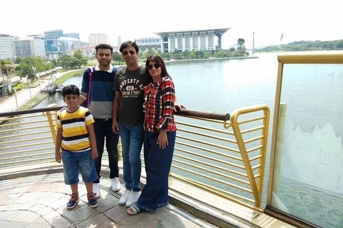 Kuala Lumpur Airport Departure Transfer En-route Putrajaya Photo Stop - Detailed Breakdown of the Tour