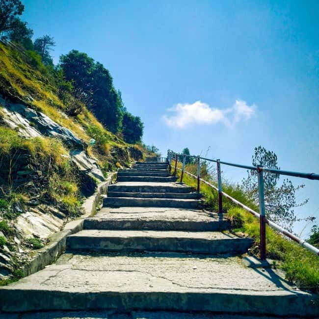 Kunjapuri Temple Sunrise Trek With Professional Guide - The Climb to Kunjapuri Temple