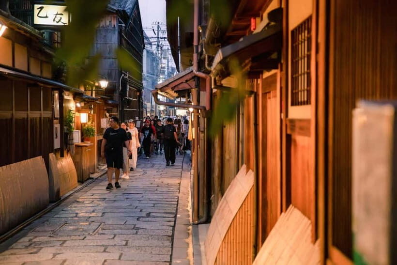 Kyoto: Gion World of the Geisha Guided Walking Tour - The Itinerary Breakdown