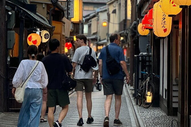 Kyoto: Half-Day Private Tour Gion Geisha Districts & Kiyomizu - Authentic Encounters and Practical Tips