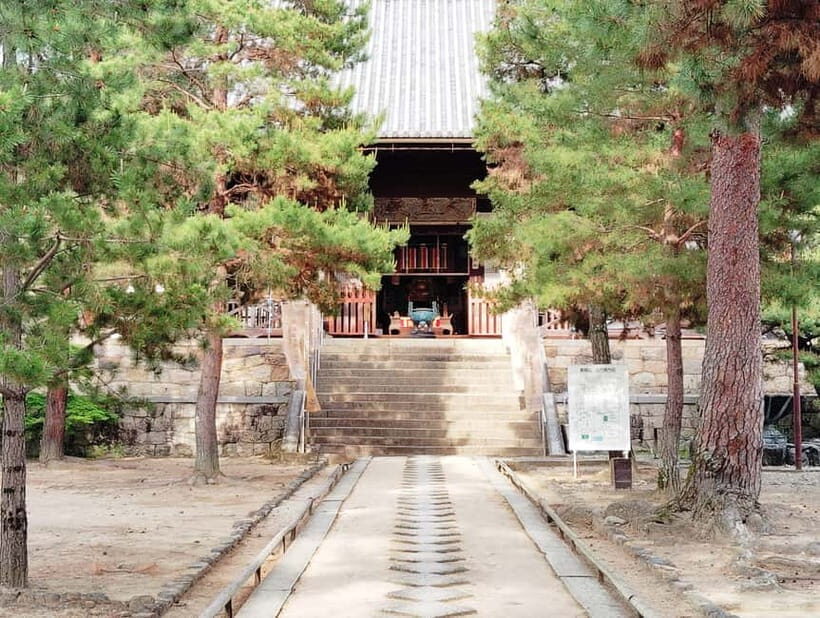 Kyoto: Journey to Manpuku-ji, Ujis Best-Kept Secret - The Tenno-den Hall and the Shakyamuni Buddha