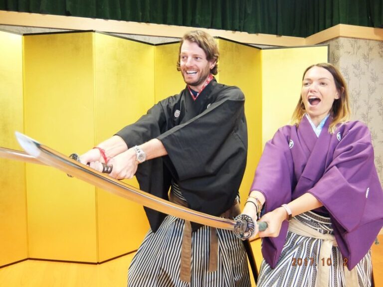 Kyoto: Samurai Sword Class by Experts in Traditional Arts