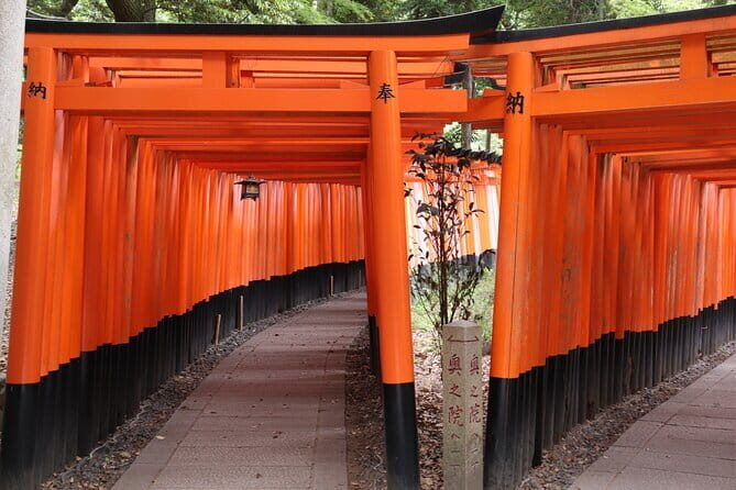 Kyoto Walking Tour at Fushimi Inari Shrine and Tofukuji Temple - Walking Through a Residential Area to Tofukuji
