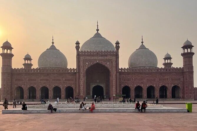 Lahore City Tour - The Shalimar Gardens and Hazuri Bagh