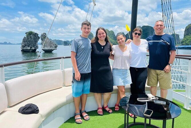 LIGHT CRUISE - Halong Luxury Day Cruise - SMALL GROUP - BEST CARE - FAQ