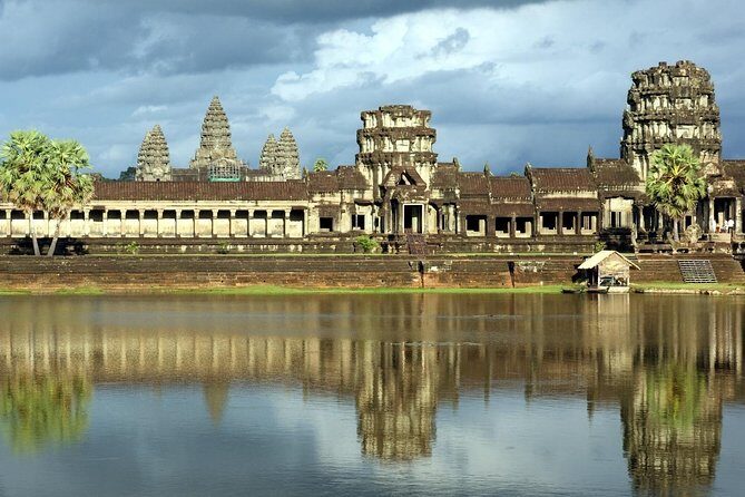 Local French Speaking Guide Angkor Wat Small-Group Tour - Mid-Morning: Overgrown Temples and Jungle Vibe