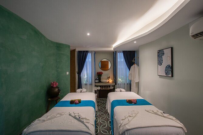 Lomi-Lomi Massage  Body Massage - Highlighted Reviews in Action