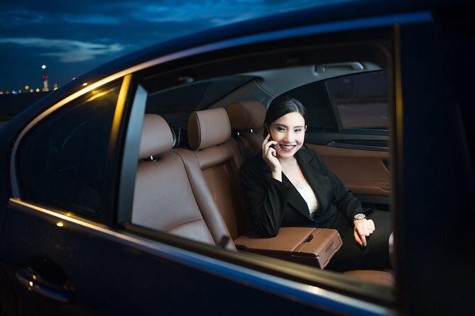 Low Cost :- Hire Full or Half Day Executive Luxury Car Services in Toronto - FAQ