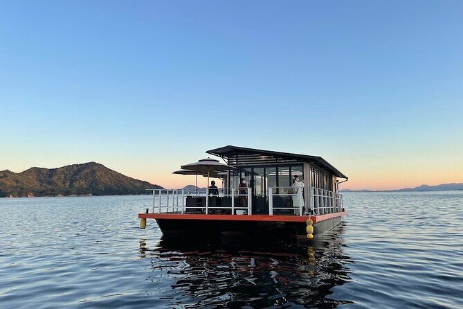 Lunch on Raft-Style Boat HANAIKADA on the west coast of Miyajima - The Value of the Experience