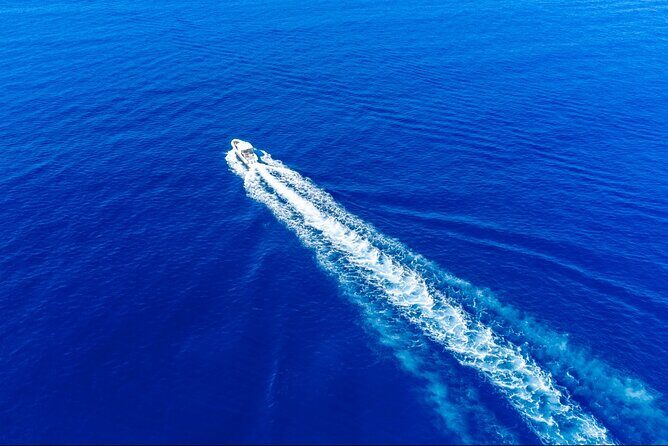 Luxury 6 passenger Boston Whaler Private Charter - Who Will Love This Tour?