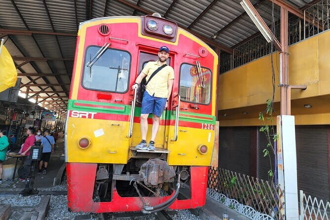 Mae Klong Hoop Rom Market and Floating Market Private Day Tour - Authenticity vs. Tourist Appeal