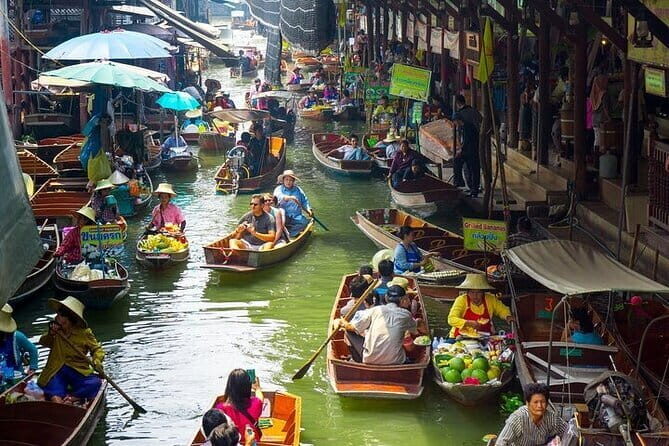 Maeklong Railway Market & Damnoen Saduak Market Paddle Boat Tour - Pricing and Value: Is It Worth It?
