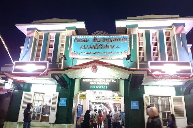 Malioboro Evening Food Discovery - Exploring Malioboro Street After Dark