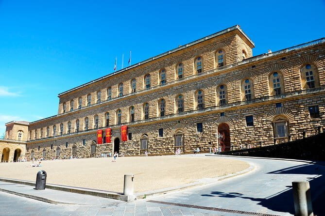 Medici Mile Walking Tour along the path of Medici Residences - A Consideration: The Variability of Guides