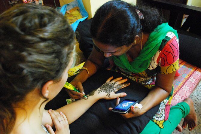 Mehendi Art Class in Pondicherry - The Benefits of This Cultural Activity