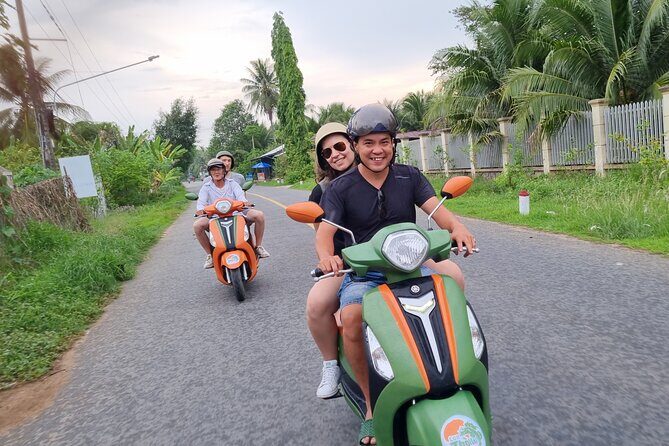 Mekong relaxing boat cruise through quiet canal (1.5HRS) - Transport, Duration, and Group Size
