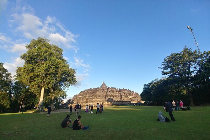 Merapi Sunrise, Borobudur Climb Up Access, and Prambanan Day Tour - Prambanan Temple: The Hindu Queen of Spires