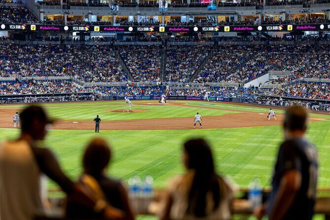 Miami Marlins Baseball Game Tickets - Exploring LoanDepot Park: What makes it special?