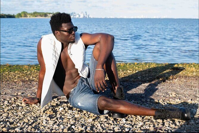 Miami Model Style Photoshoot with a Pro Model Photographer - Who Would Love This?