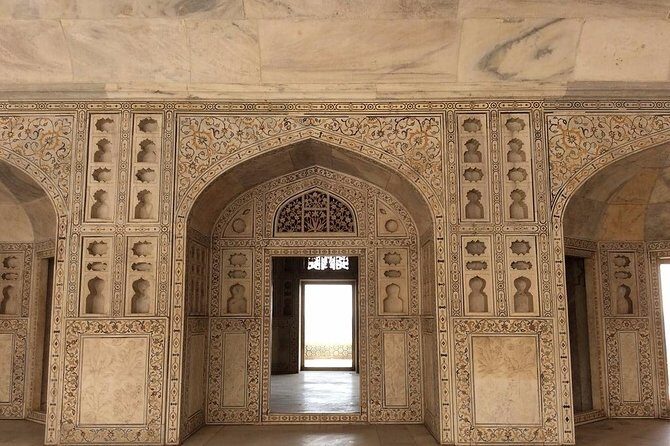 Mixed India Tour that Show Different Taste, Culture, Food, Heritage and wildlife - A Day-by-Day Breakdown