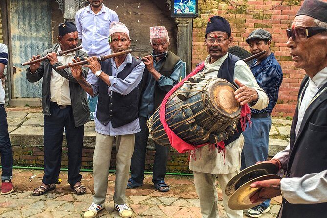 Monkey Temple visit and lunch at local family - The Second Day: Revisiting Swayambhunath and Optional Highlights