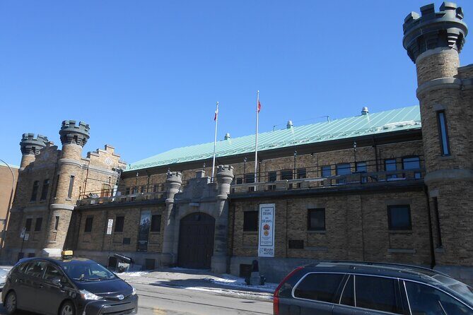 Montreal self-guided walking tour and scavenger hunt - The Sights and Challenges