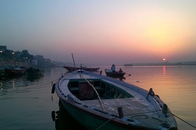Morning Boat Tour followed by a short heritage walking tour in VARANASI - Exploring the Ghats and Temples