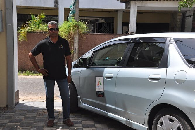 Mount Lavinia City to Colombo (CMB) Airport Private Transfer - The Vehicle and Driver Experience
