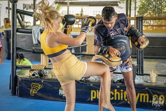 MuayThai Class for Beginners - An In-Depth Look at the Muay Thai Beginner Class