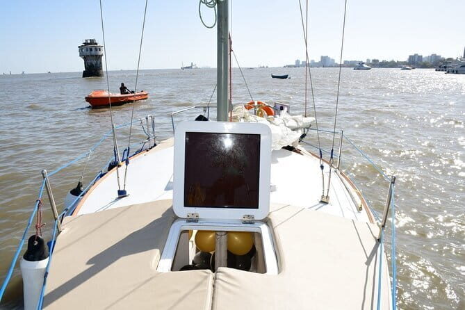Mumbai Bay Breeze Sail on a Compact Yacht Experience - A Detailed Look at the Experience