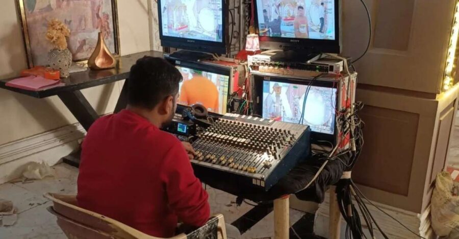 Mumbai: Bollywood Studio Guided Tour with Tickets - Discovering Bollywood: What to Expect on the Studio Tour