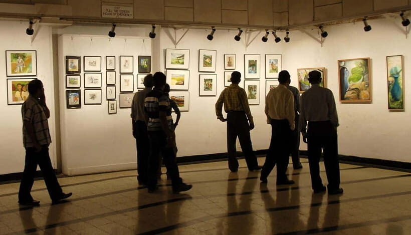 Mumbai: Colaba Art Galleries Guided Walking Tour - How Does It Compare? Pros and Cons