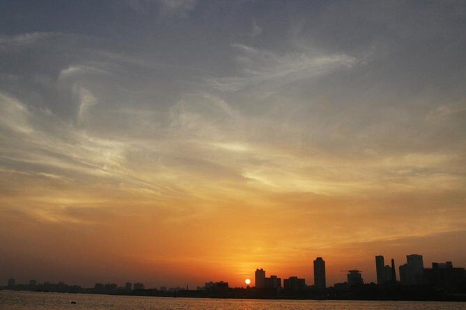 Mumbai Sky Line Private Sailing Excursion for up to 5ppl - Who Should Consider This Tour?