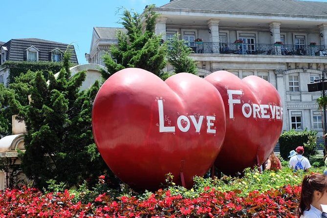 Must see Ba Na Hills and Golden Bridge: Transfer by Private Car - What to Expect at Ba Na Hills and Golden Bridge