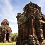 My Son Sanctuary Tour by Car & Hoi An Countryside Tour by Bicycle in One Day - Tra Que Vegetable Village: Hands-On Farming and Village Life