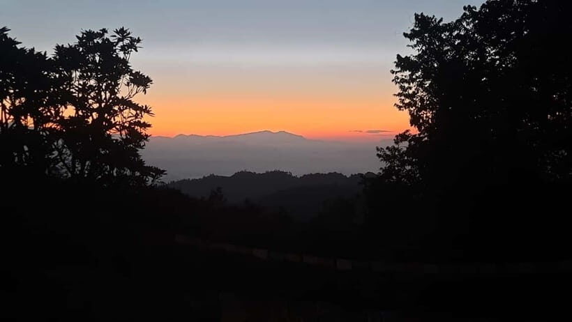 Nagarkot Sunrise & Day Hiking to Changu Narayan in Kathmandu - The Itinerary: From Sunrise to Sacred Temple