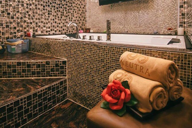 NEUTRA Body Massage Service Available - Who Is This Experience Best For?