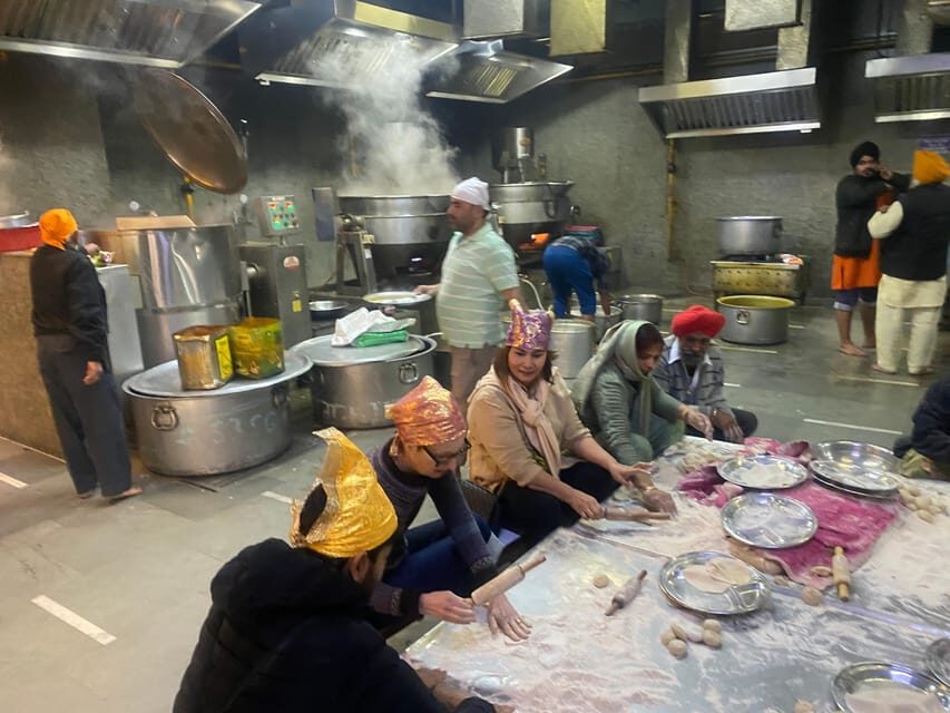 New Delhi: Night Tour by Tuk-Tuk with a Cup of Local Tea - Is It Worth the Price?