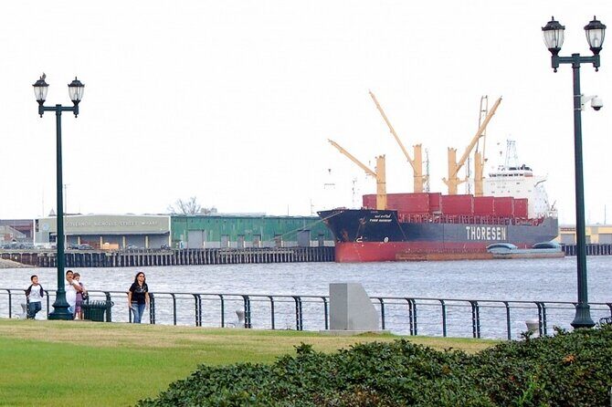 New Orleans Scavenger Hunt: French Quarter Adventure - The Experience of Going It Alone: Benefits & Considerations