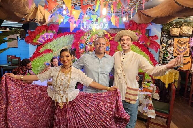 Night Out Experience (360 Panoramic Views + Folklore Show) - Stop 2: Casco Viejo & Cultural Evening