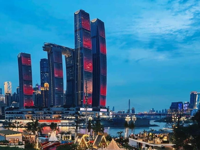 Night Tour of Chongqing: Local Guide & Walking Adventure - Discovering Chongqing After Dark: An Introduction