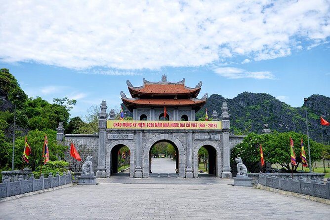 Ninh Binh Daily Tour: Hoa Lu- Am Tien Cave - Tam Coc- Bike - Bich Dong pagoda - The Value of This Tour